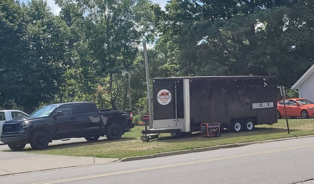 Our full-service food truck boasts the timeless art of all-wood BBQ.